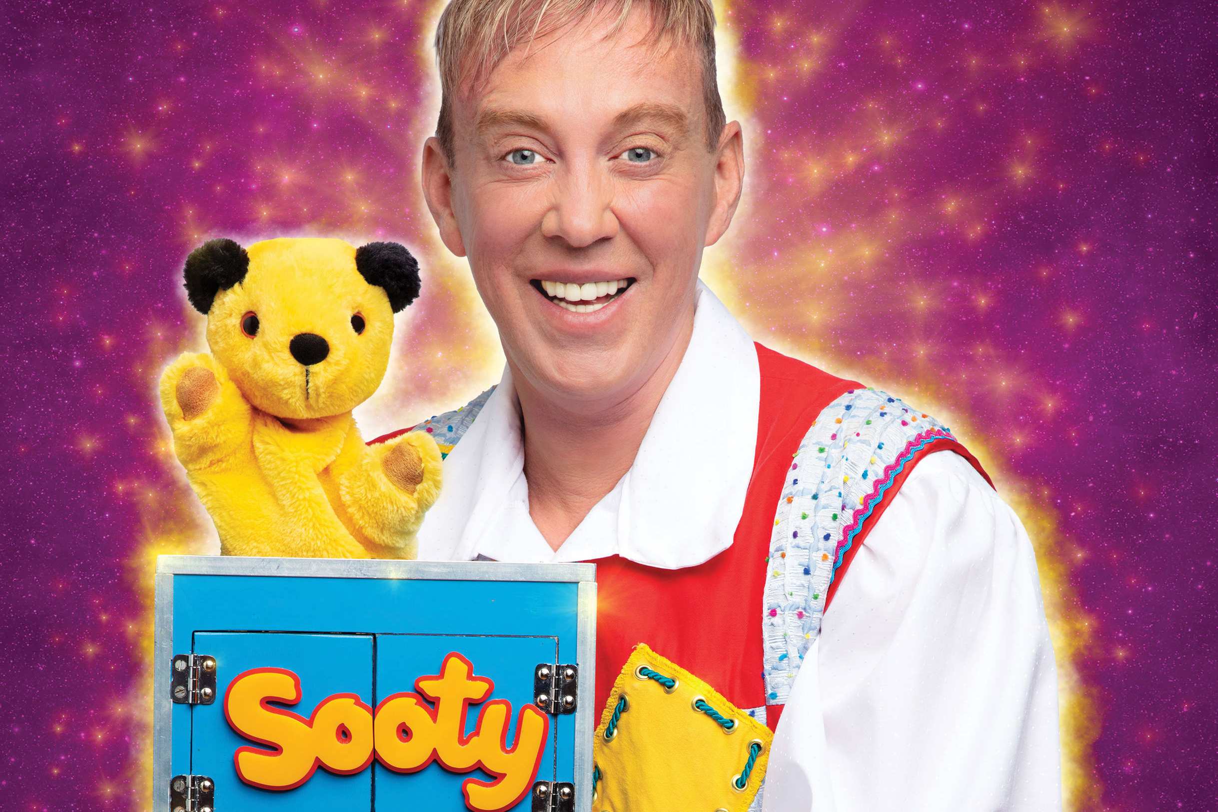 It's 'Izzy Wizzy, lets get busy' as Sooty and Richard Cadell join the ...